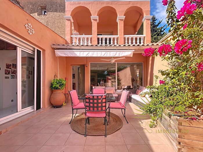 Maison à vendre - Béziers - 5 pièces - 3 chambres