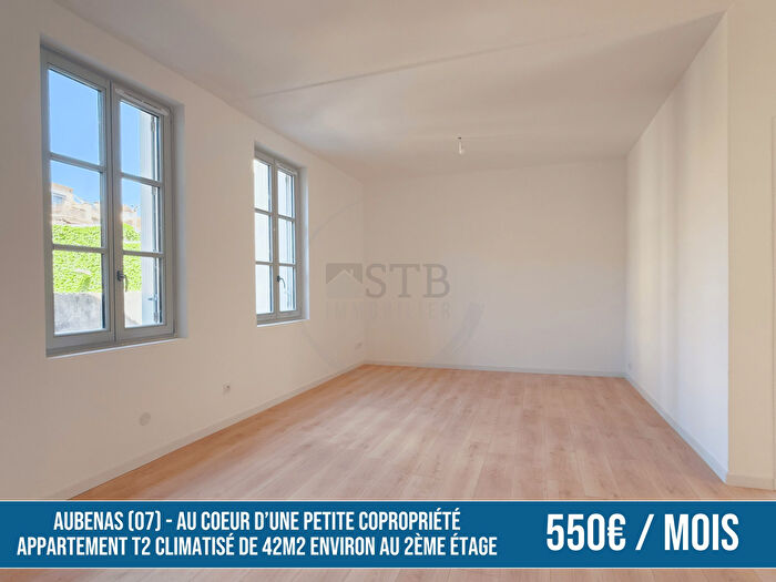 Appartement à louer - Aubenas, Centre-ville - 2 pièces - 1 chambre