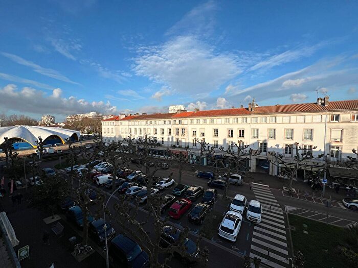 Appartement à louer - Saint-Sulpice-de-Royan - 4 pièces - 2 chambres