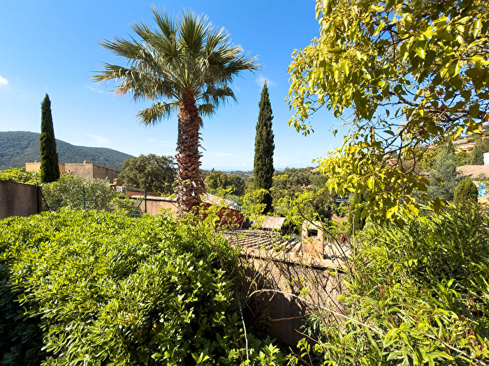 La Londe-les-Maures, Valcros, Alicastre, Haut Pansard, Bas Pansard, Le Pin : Maison 4 pièces à vendre