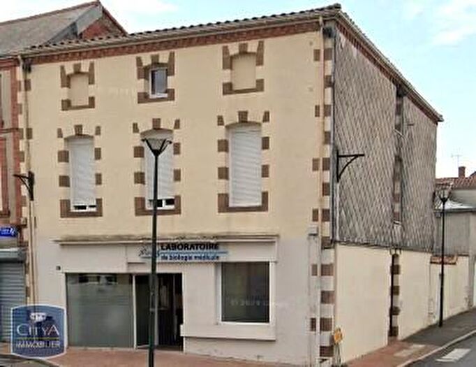 Appartement à louer - Saint-Macaire-en-Mauges - 5 pièces - 3 chambres