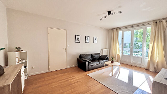 Appartement à louer - Lyon e , Ménival, Battières, La Plaine - 2 pièces - 1 chambre