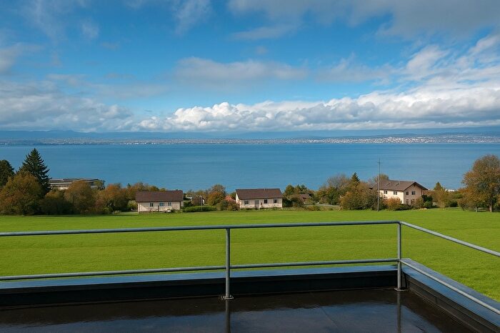 Appartement à vendre - Évian-les-Bains - 4 pièces - 3 chambres