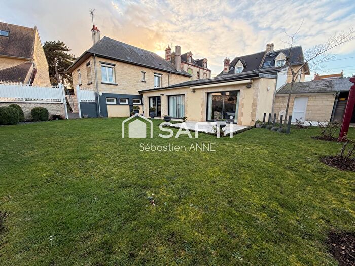 Maison à vendre - Ouistreham - 6 pièces - 4 chambres