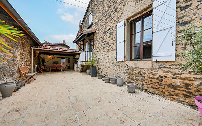 Maison à vendre - Givors, Freydière - 6 pièces - 4 chambres