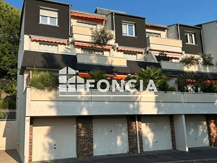 Appartement à louer - Hauts de Chennevières-Pince Vent, Chennevières-sur-Marne - 4 pièces - 2 chambres