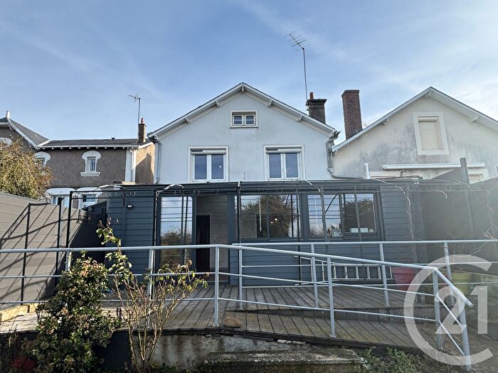 Maison à vendre - Parthenay - 8 pièces - 5 chambres