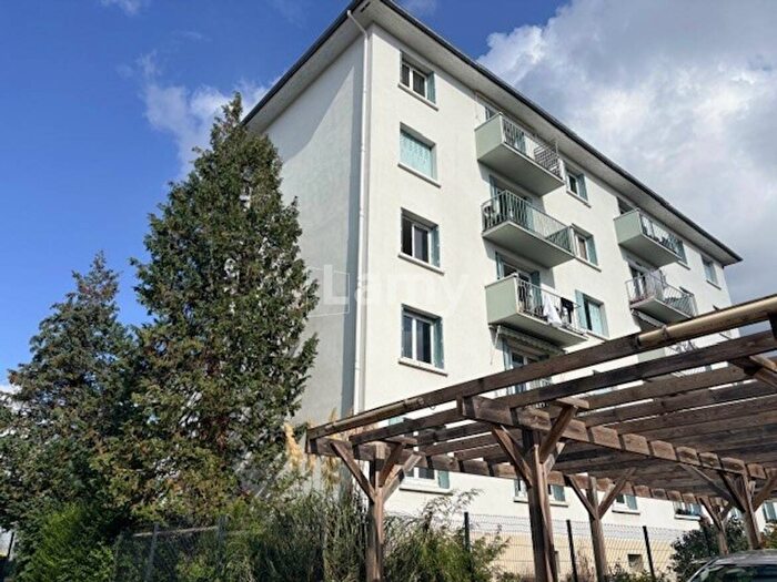 Butte, Grette, Besançon : Appartement 4 pièces à louer