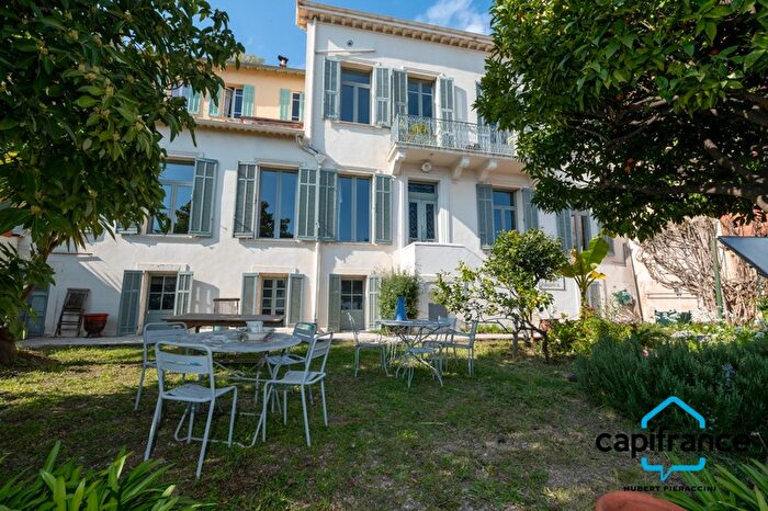 Grasse, Centre-ville Nord : Appartement 6 pièces à vendre