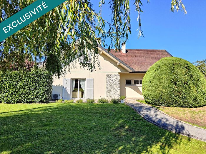 Maison à vendre - La Roche-sur-Foron - 6 pièces - 4 chambres