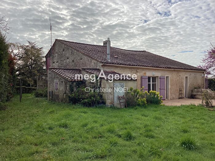 Maison 9 pièces à vendre à Sainte-Gemme-la-Plaine