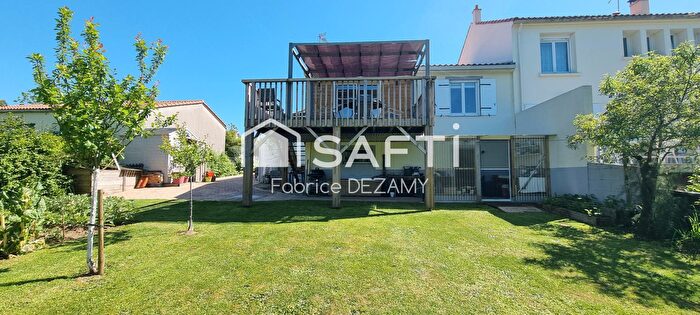 Maison à vendre - Mareuil-sur-Lay-Dissais - 5 pièces - 2 chambres