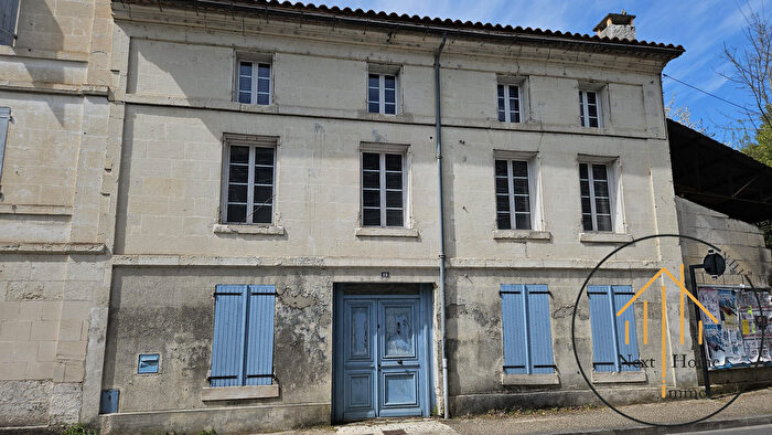 Maison 4 pièces à Chalais, à vendre