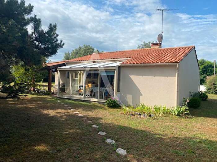 Maisons à vendre et appartements à louer - 1