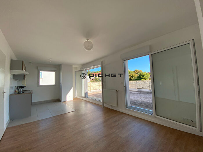 Appartement à vendre - Bruyères-le-Châtel - 3 pièces - 2 chambres