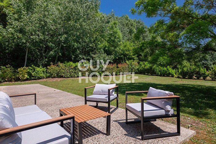 Maison à louer - Chessy - 6 pièces - 4 chambres