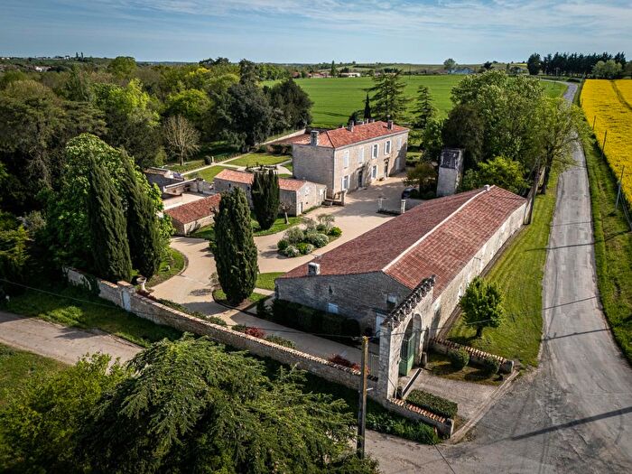 Maison 12 pièces à vendre - Fontenay-le-Comte, Chamiraud, Grissais, Le Gros Noyer