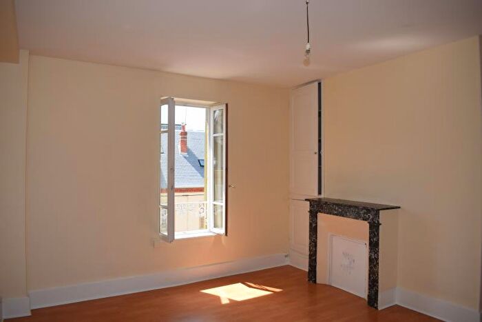 Appartement 2 pièces à Moulins, Gare, Champins, à louer