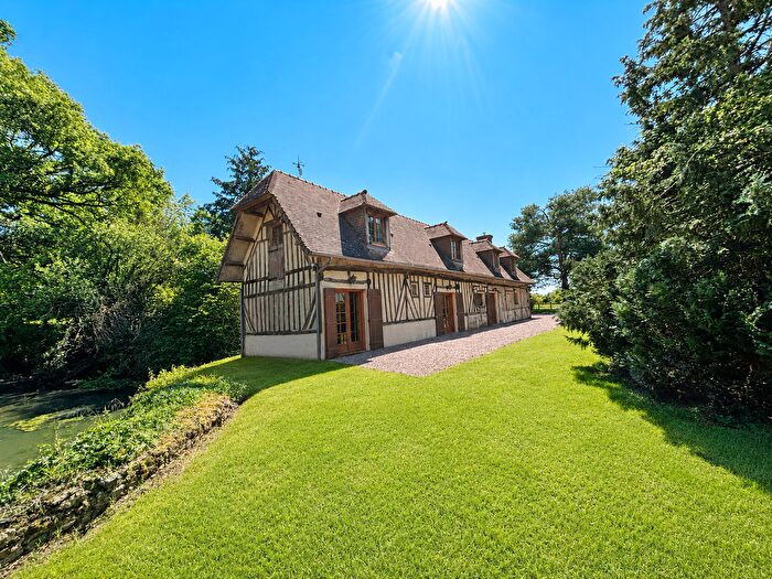 Neauphe-sur-Dive : Maison 5 pièces à vendre