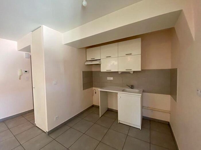 Appartement à louer - Valence, Centre-ville - 4 pièces - 3 chambres