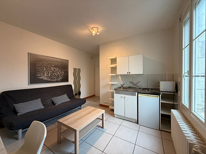 Appartement à louer - Tours, Lakanal, Strasbourg - 1 pièce