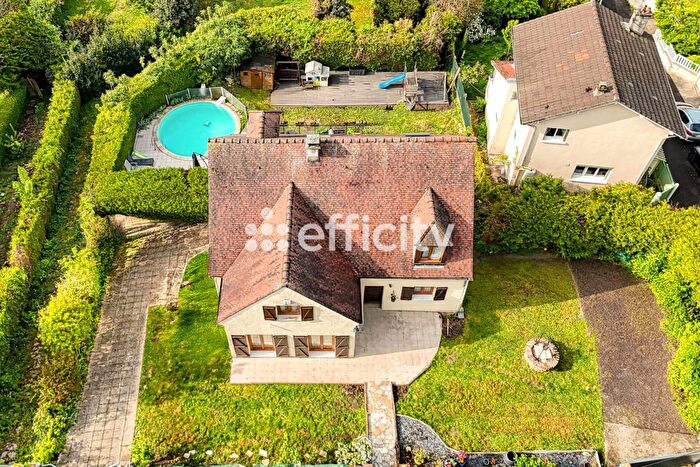 Maison à vendre - Saint-Leu-la-Forêt, Centre-ville - 7 pièces - 5 chambres