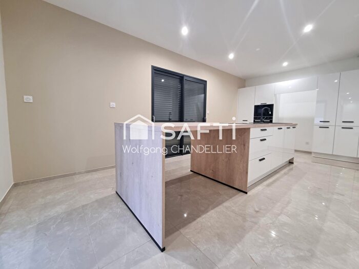 Maison 6 pièces à Malissard, à vendre