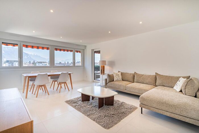 Appartement à louer - Annecy-le-Vieux, Annecy-le-Vieux Nord - 3 pièces - 2 chambres