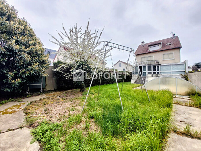 Maison à vendre - Montfermeil, Franceville - 11 pièces - 9 chambres