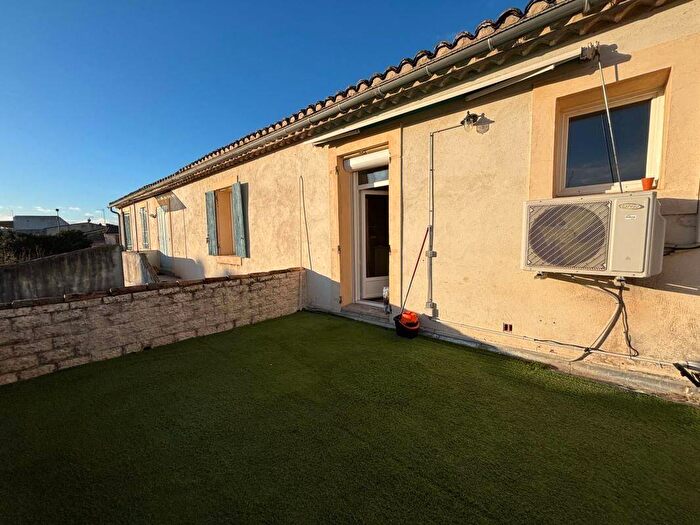 Appartement à louer - Nord, Marguerittes - 3 pièces - 2 chambres