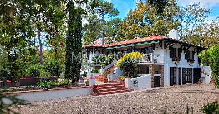 Maison à vendre - Vacquiers - 11 pièces - 7 chambres