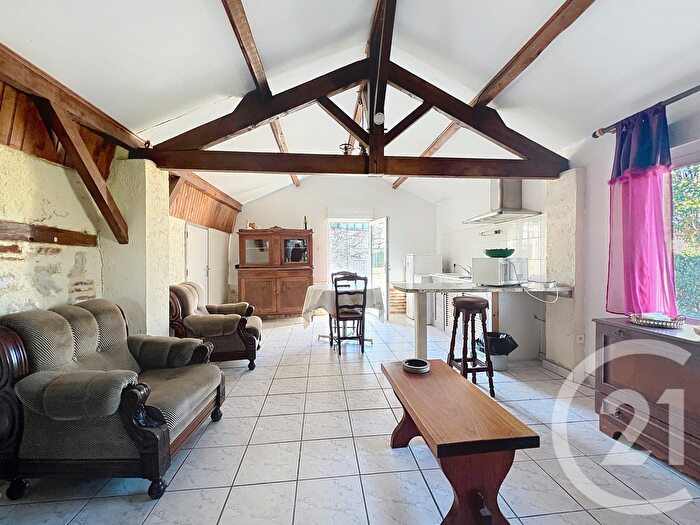 Appartement à louer - Villeneuve-sur-Lot, Saint-Etienne - 2 pièces - 1 chambre