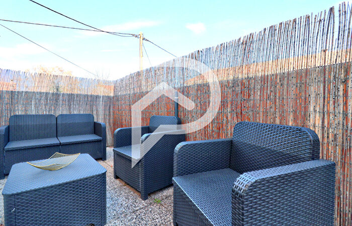 Appartement à louer - Vinon-sur-Verdon - 5 pièces - 4 chambres