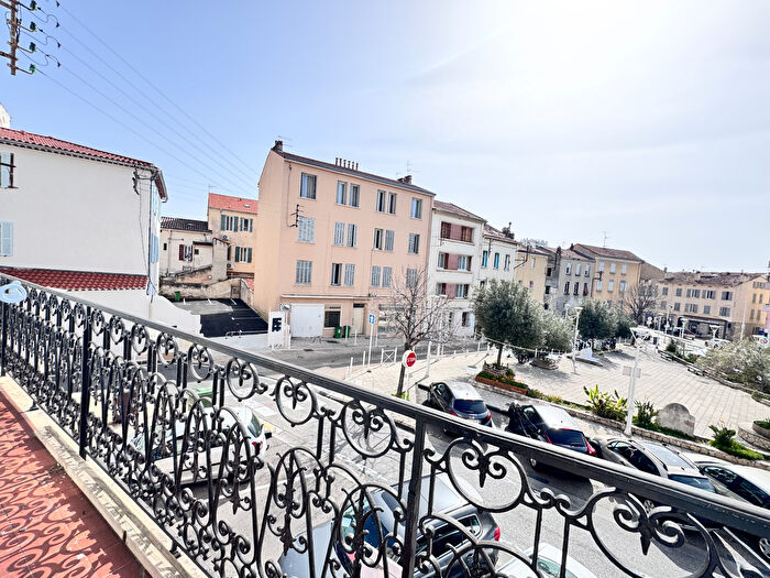 Appartement à vendre - Toulon, Saint-Roch - 3 pièces - 2 chambres