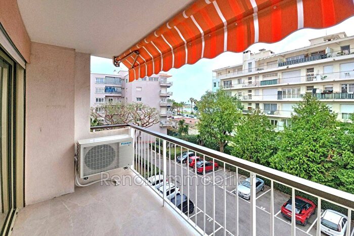 Appartement à louer - Cagnes-sur-Mer - 3 pièces - 2 chambres