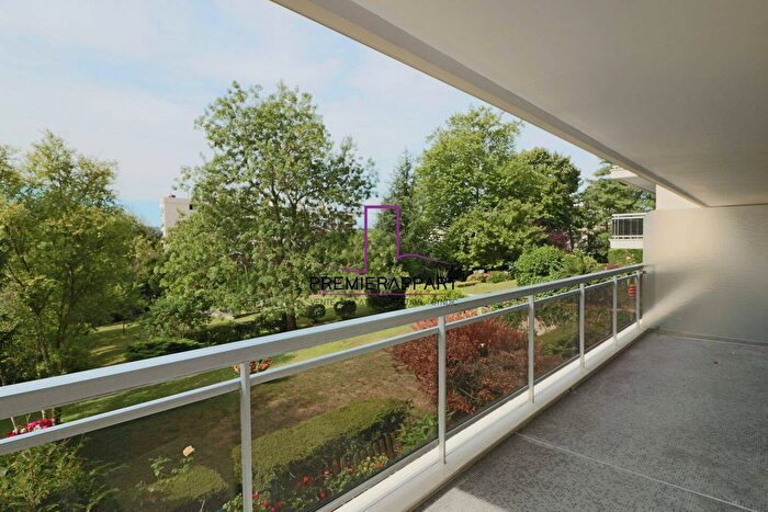 Appartement à louer - Forêt, Saint-Germain-en-Laye - 3 pièces - 2 chambres