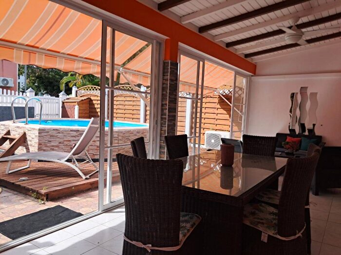 Maison à louer - Baie-Mahault - 5 pièces - 4 chambres