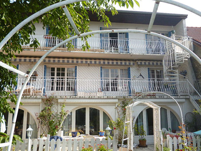 Appartement à louer - Barraux - 5 pièces - 4 chambres