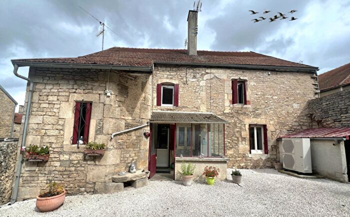 Villaines-en-Duesmois : Maison 4 pièces à vendre