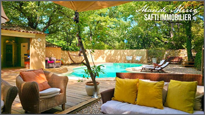 Maison à vendre - Garéoult - 6 pièces - 5 chambres