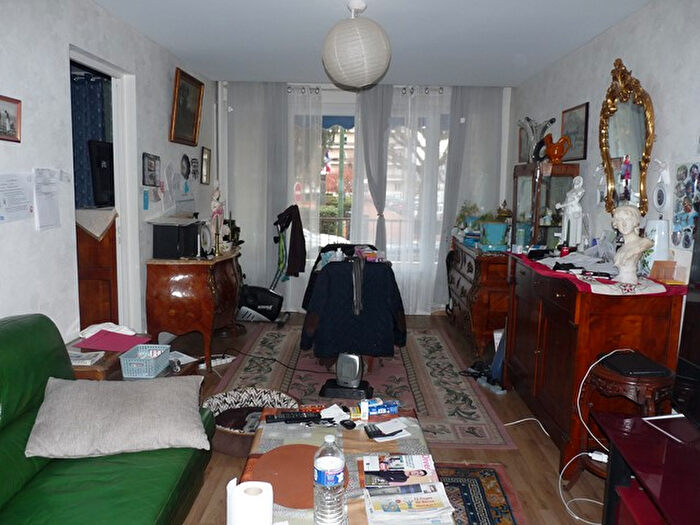 Maisons à vendre et appartements à louer - 1