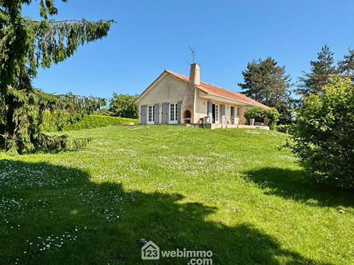 Maison à vendre - Migné-Auxances - 6 pièces - 5 chambres