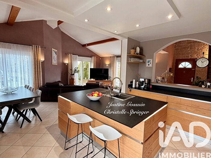 Maison à vendre - Saint-Germain-sur-Rhône - 5 pièces - 3 chambres