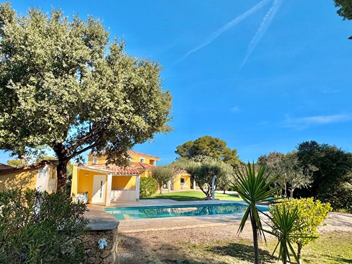 Maison à vendre - Cornillon-Confoux - 6 pièces