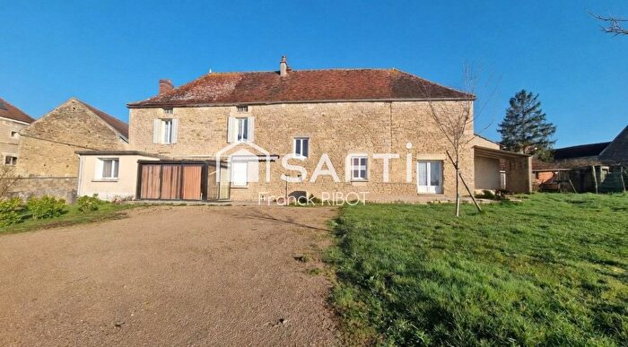 Maison à vendre - Moutiers-Saint-Jean - 7 pièces - 5 chambres