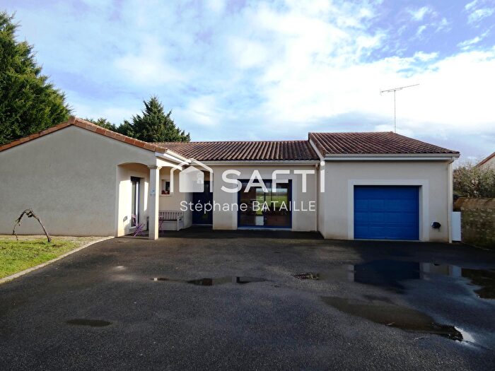 Maison à vendre - Angliers - 5 pièces - 4 chambres