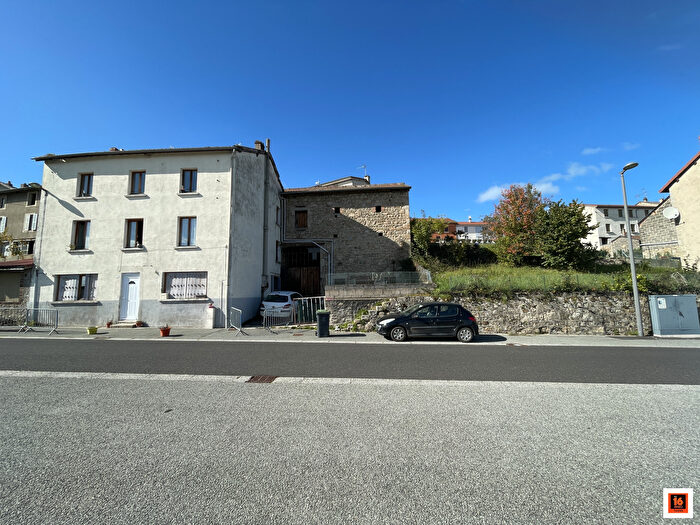 Maison 9 pièces à vendre à Saint-Rémy-sur-Durolle