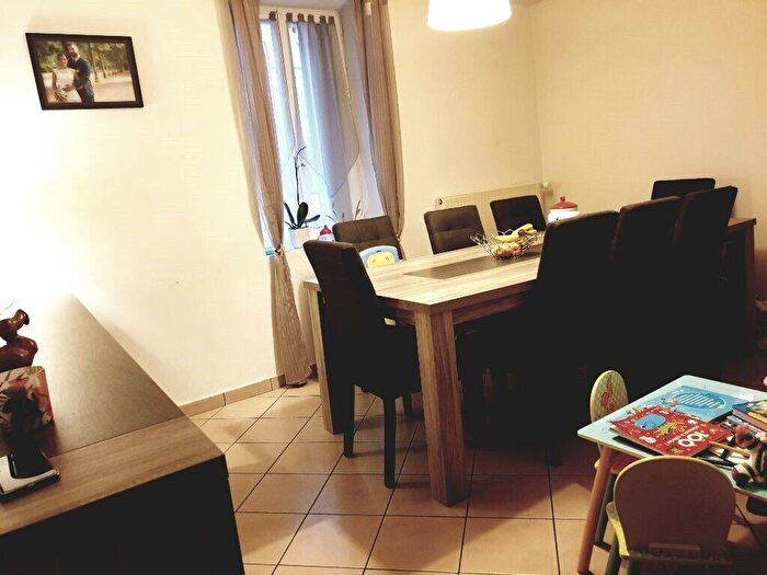 Maison à louer - Vendrest - 4 pièces - 3 chambres