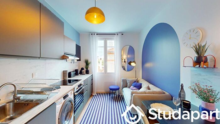 Appartement à louer - Clairmarais-Charles Arnould, Reims - 1 pièce - 1 chambre