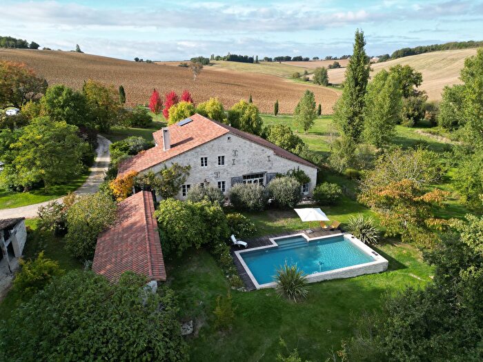 Maison à vendre - Saint-Mézard - 11 pièces - 5 chambres